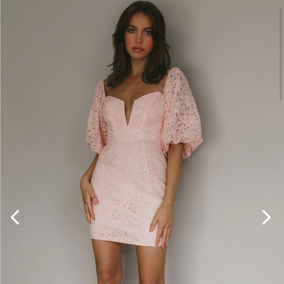 Selfie Leslie | Dresses | Nwt Selfie Leslie Good Vibes Puff Sleeve Deep ...